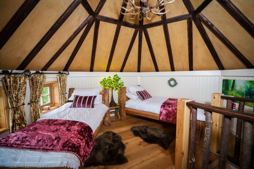 Luxury Treehouse | Mill Farm Glamping | Wiltshire